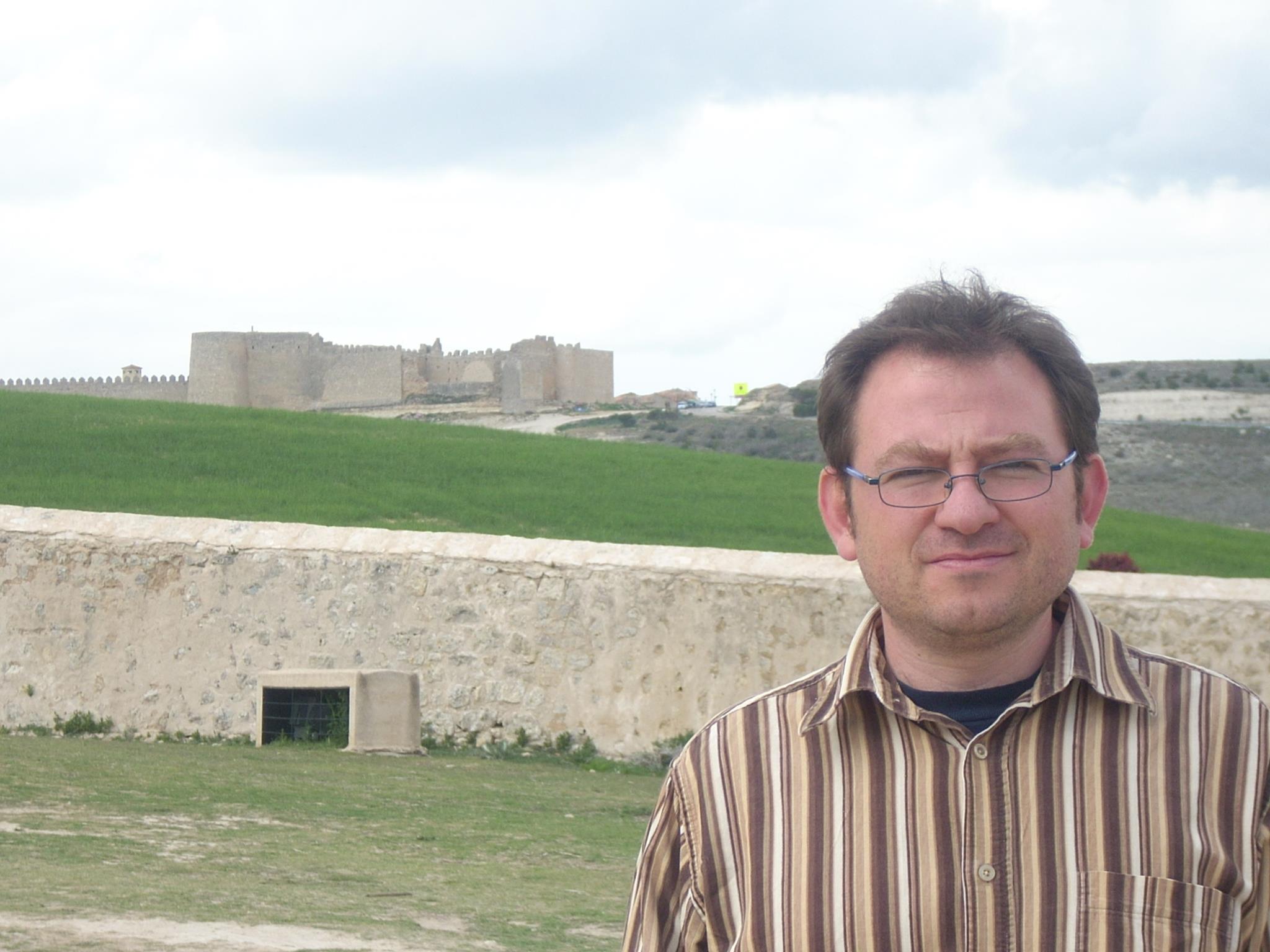 Alberto Cubero: Los normales y los elitistas - La Libélula Vaga